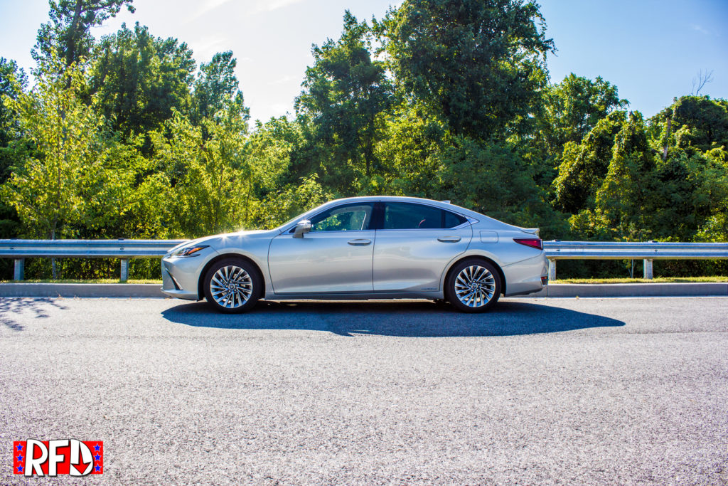 2019 Lexus ES300h Ultra Lux: Just Beige on the Outside? – Right Foot Down