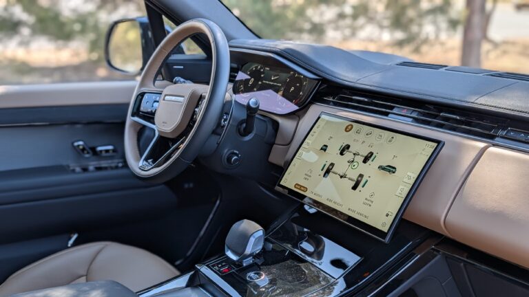 2025 Range Rover Sport Dynamic SE: Pros and Cons - Right Foot Down