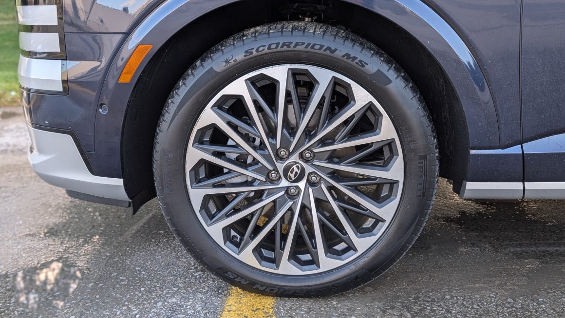 2026 Hyundai Palisade Calligraphy: Pros and Cons - Right Foot Down